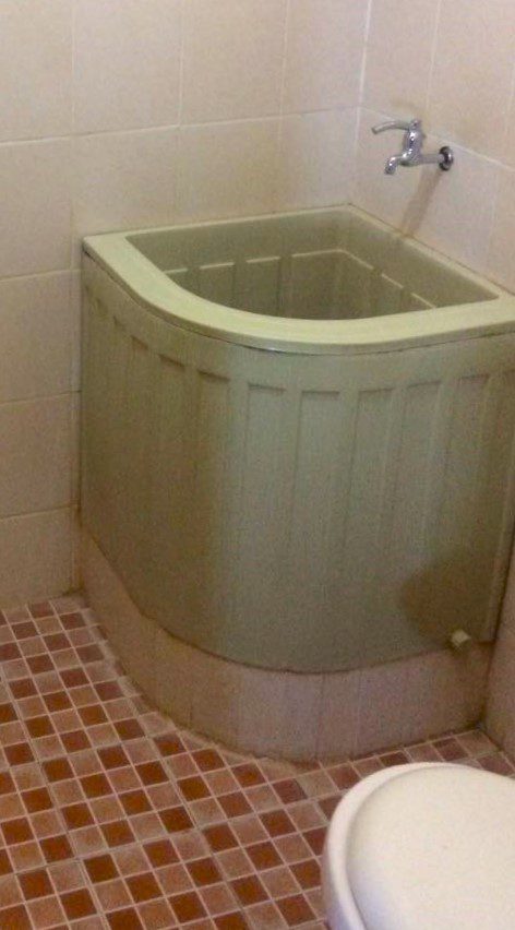 How to use an Indonesian Bucket Shower - Mandi